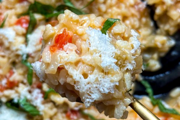 Creamy Caprese Risotto | Mozzarella, Tomatoes, and Pesto